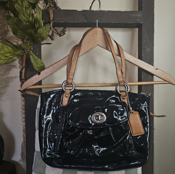 Coach | Bags | Coach Leah Black Patent Signature Embossed F4729 Bag ...